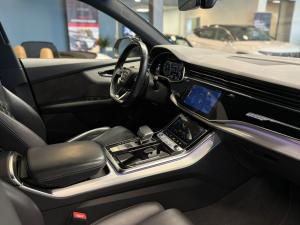 Pelēks Audi Q8 2022 Rīga, ar dzinēja tilpumu 3.00 L un nobraukumu 186 tūkst. km par 47990 €, foto 28 vietnē AUTOMOTO.COM.LV