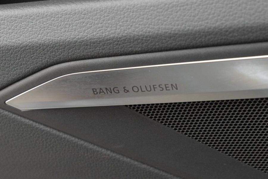 Серый Ауди Q8 2023 в Вильнюс, объемом двигателя 0.00 л и пробегом 59 тыс. км за 46750 €, фото 15 на AUTOMOTO.COM.LV