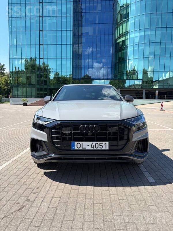 Grey Audi Q8 2023 in Riga, with an engine capacity of 3.00 L and mileage of 40 thousand km for 78500 €, photo 2 on AUTOMOTO.COM.LV