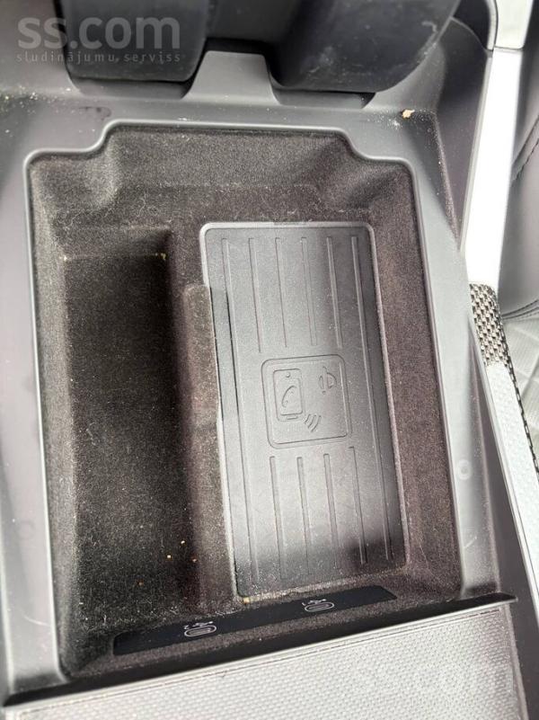 Grey Audi Q8 2023 in Riga, with an engine capacity of 3.00 L and mileage of 40 thousand km for 78500 €, photo 10 on AUTOMOTO.COM.LV