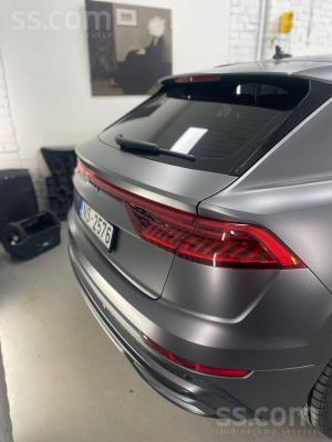 Pelēks Audi Q8 2023 Rīga, ar dzinēja tilpumu 3.00 L un nobraukumu 120 tūkst. km par 59000 €, foto 4 vietnē AUTOMOTO.COM.LV
