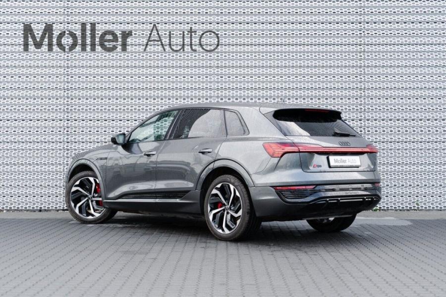 Pelēks Audi Q8 2024 Mārupe, ar dzinēja tilpumu 0.00 L un nobraukumu 73 tūkst. km par 64100 €, foto 4 vietnē AUTOMOTO.COM.LV
