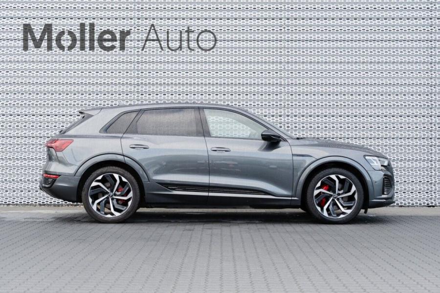 Pelēks Audi Q8 2024 Mārupe, ar dzinēja tilpumu 0.00 L un nobraukumu 73 tūkst. km par 64100 €, foto 6 vietnē AUTOMOTO.COM.LV