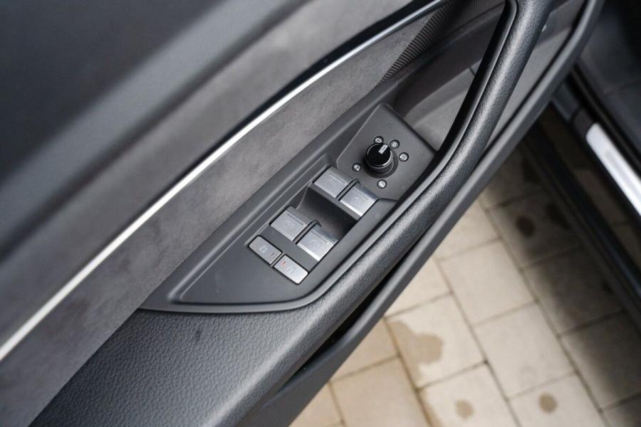 Pelēks Audi Q8 2024 Mārupe, ar dzinēja tilpumu 0.00 L un nobraukumu 73 tūkst. km par 64100 €, foto 8 vietnē AUTOMOTO.COM.LV