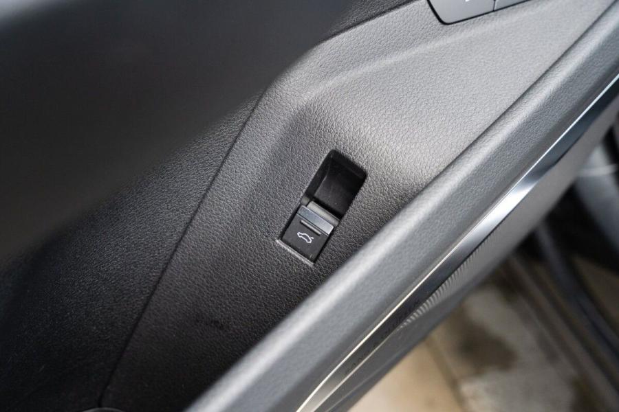 Pelēks Audi Q8 2024 Mārupe, ar dzinēja tilpumu 0.00 L un nobraukumu 73 tūkst. km par 64100 €, foto 10 vietnē AUTOMOTO.COM.LV