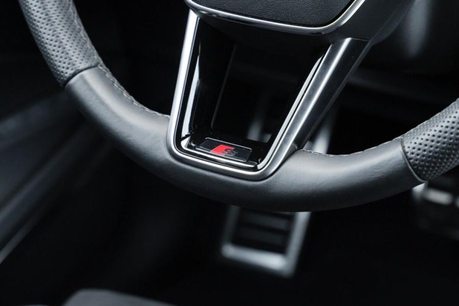 Pelēks Audi Q8 2024 Mārupe, ar dzinēja tilpumu 0.00 L un nobraukumu 73 tūkst. km par 64100 €, foto 22 vietnē AUTOMOTO.COM.LV