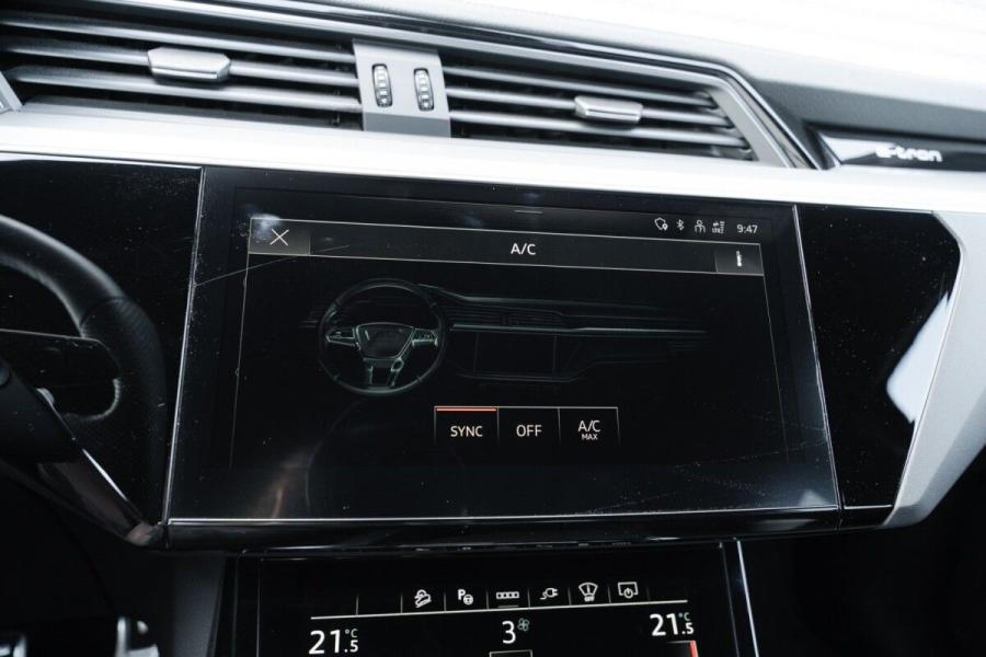 Pelēks Audi Q8 2024 Mārupe, ar dzinēja tilpumu 0.00 L un nobraukumu 73 tūkst. km par 64100 €, foto 23 vietnē AUTOMOTO.COM.LV