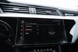 Pelēks Audi Q8 2024 Mārupe, ar dzinēja tilpumu 0.00 L un nobraukumu 73 tūkst. km par 64100 €, foto 26 vietnē AUTOMOTO.COM.LV