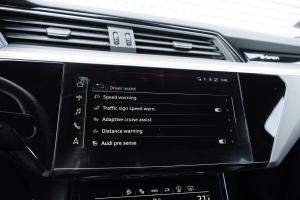 Pelēks Audi Q8 2024 Mārupe, ar dzinēja tilpumu 0.00 L un nobraukumu 73 tūkst. km par 64100 €, foto 27 vietnē AUTOMOTO.COM.LV