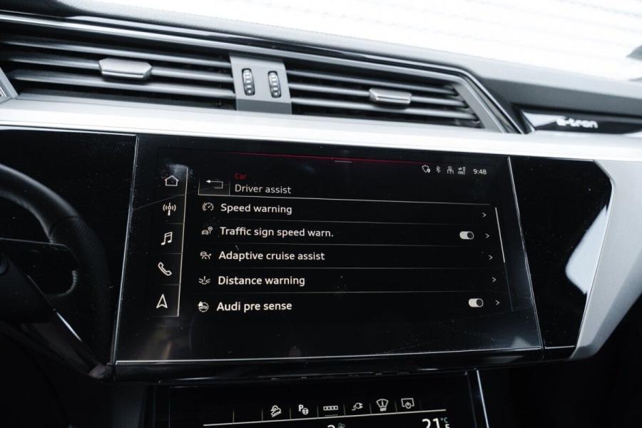 Pelēks Audi Q8 2024 Mārupe, ar dzinēja tilpumu 0.00 L un nobraukumu 73 tūkst. km par 64100 €, foto 27 vietnē AUTOMOTO.COM.LV