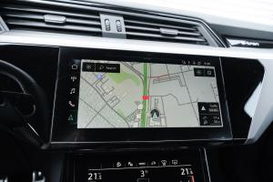 Pelēks Audi Q8 2024 Mārupe, ar dzinēja tilpumu 0.00 L un nobraukumu 73 tūkst. km par 64100 €, foto 30 vietnē AUTOMOTO.COM.LV