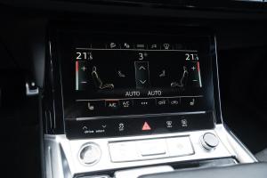 Pelēks Audi Q8 2024 Mārupe, ar dzinēja tilpumu 0.00 L un nobraukumu 73 tūkst. km par 64100 €, foto 32 vietnē AUTOMOTO.COM.LV