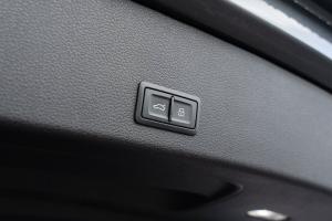 Pelēks Audi Q8 2024 Mārupe, ar dzinēja tilpumu 0.00 L un nobraukumu 73 tūkst. km par 64100 €, foto 37 vietnē AUTOMOTO.COM.LV