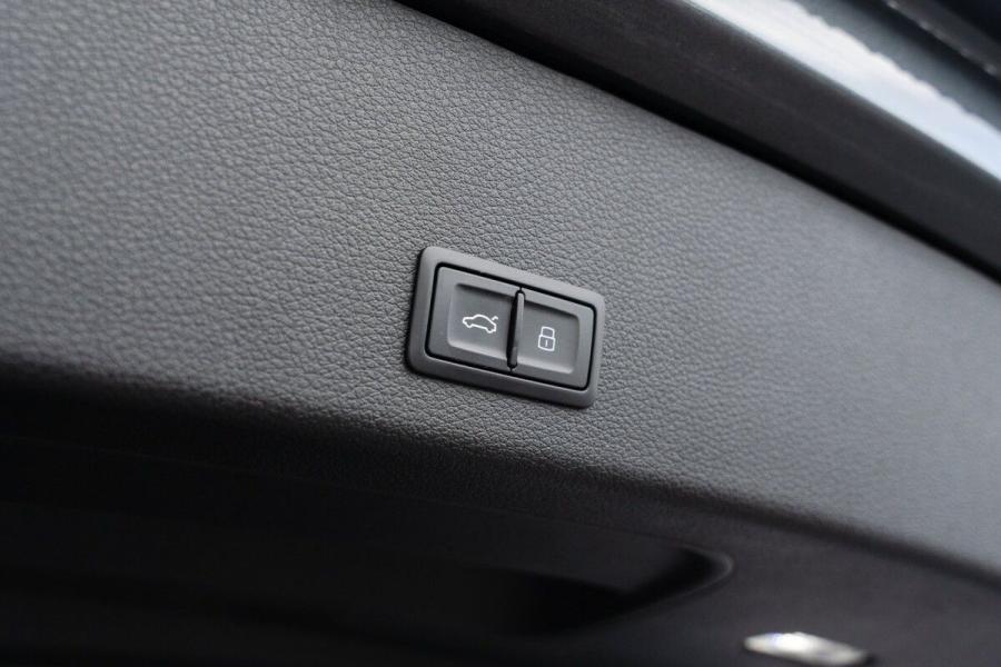 Pelēks Audi Q8 2024 Mārupe, ar dzinēja tilpumu 0.00 L un nobraukumu 73 tūkst. km par 64100 €, foto 37 vietnē AUTOMOTO.COM.LV