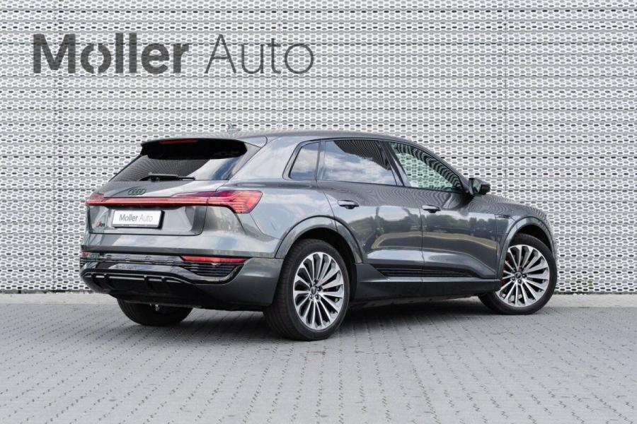 Grey Audi Q8 2024 in Marupe, with an engine capacity of 0.00 L and mileage of 55 thousand km for 59900 €, photo 5 on AUTOMOTO.COM.LV
