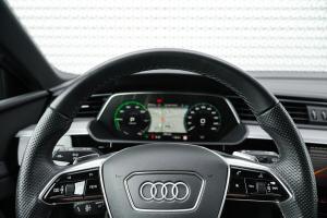 Grey Audi Q8 2024 in Marupe, with an engine capacity of 0.00 L and mileage of 55 thousand km for 59900 €, photo 16 on AUTOMOTO.COM.LV