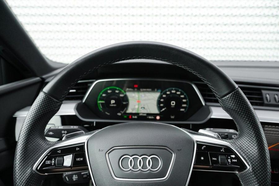 Grey Audi Q8 2024 in Marupe, with an engine capacity of 0.00 L and mileage of 55 thousand km for 59900 €, photo 16 on AUTOMOTO.COM.LV