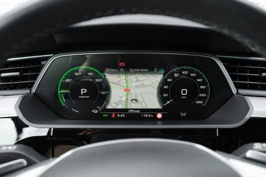 Grey Audi Q8 2024 in Marupe, with an engine capacity of 0.00 L and mileage of 55 thousand km for 59900 €, photo 21 on AUTOMOTO.COM.LV