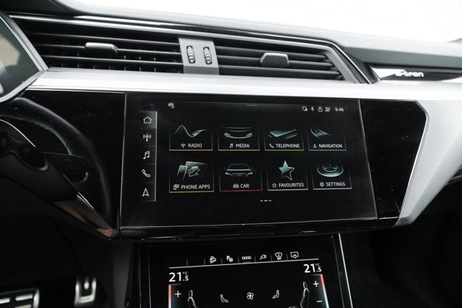 Grey Audi Q8 2024 in Marupe, with an engine capacity of 0.00 L and mileage of 55 thousand km for 59900 €, photo 23 on AUTOMOTO.COM.LV