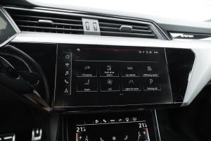 Grey Audi Q8 2024 in Marupe, with an engine capacity of 0.00 L and mileage of 55 thousand km for 59900 €, photo 24 on AUTOMOTO.COM.LV