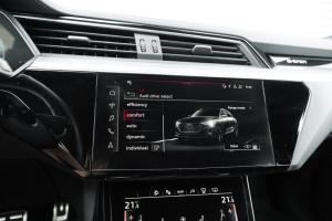 Grey Audi Q8 2024 in Marupe, with an engine capacity of 0.00 L and mileage of 55 thousand km for 59900 €, photo 26 on AUTOMOTO.COM.LV