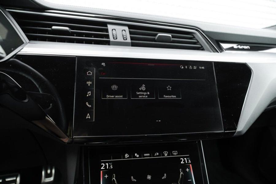 Grey Audi Q8 2024 in Marupe, with an engine capacity of 0.00 L and mileage of 55 thousand km for 59900 €, photo 27 on AUTOMOTO.COM.LV