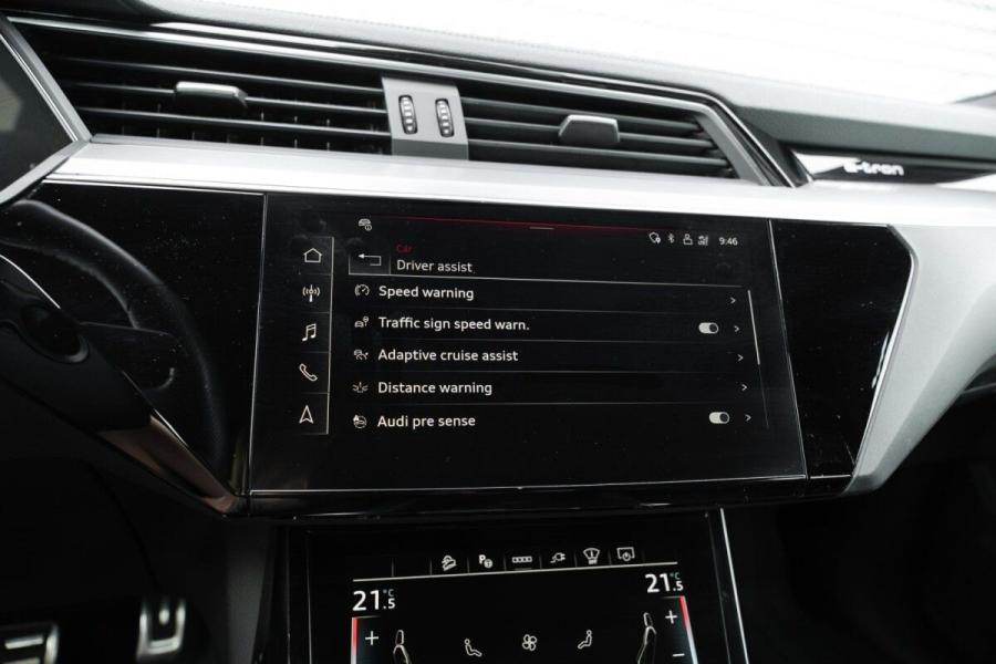 Grey Audi Q8 2024 in Marupe, with an engine capacity of 0.00 L and mileage of 55 thousand km for 59900 €, photo 29 on AUTOMOTO.COM.LV