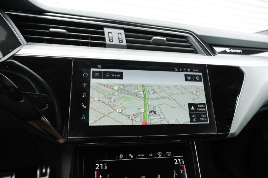 Grey Audi Q8 2024 in Marupe, with an engine capacity of 0.00 L and mileage of 55 thousand km for 59900 €, photo 33 on AUTOMOTO.COM.LV