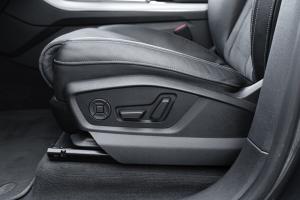 Pelēks Audi Q8 2024 Mārupe, ar dzinēja tilpumu 3.00 L un nobraukumu 85 tūkst. km par 64900 €, foto 14 vietnē AUTOMOTO.COM.LV