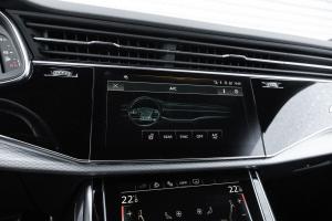 Pelēks Audi Q8 2024 Mārupe, ar dzinēja tilpumu 3.00 L un nobraukumu 85 tūkst. km par 64900 €, foto 22 vietnē AUTOMOTO.COM.LV