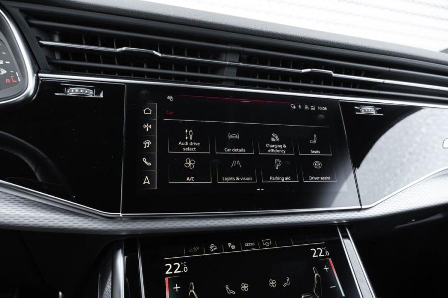 Pelēks Audi Q8 2024 Mārupe, ar dzinēja tilpumu 3.00 L un nobraukumu 85 tūkst. km par 64900 €, foto 24 vietnē AUTOMOTO.COM.LV