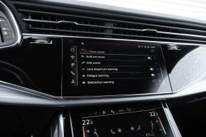 Pelēks Audi Q8 2024 Mārupe, ar dzinēja tilpumu 3.00 L un nobraukumu 85 tūkst. km par 64900 €, foto 28 vietnē AUTOMOTO.COM.LV