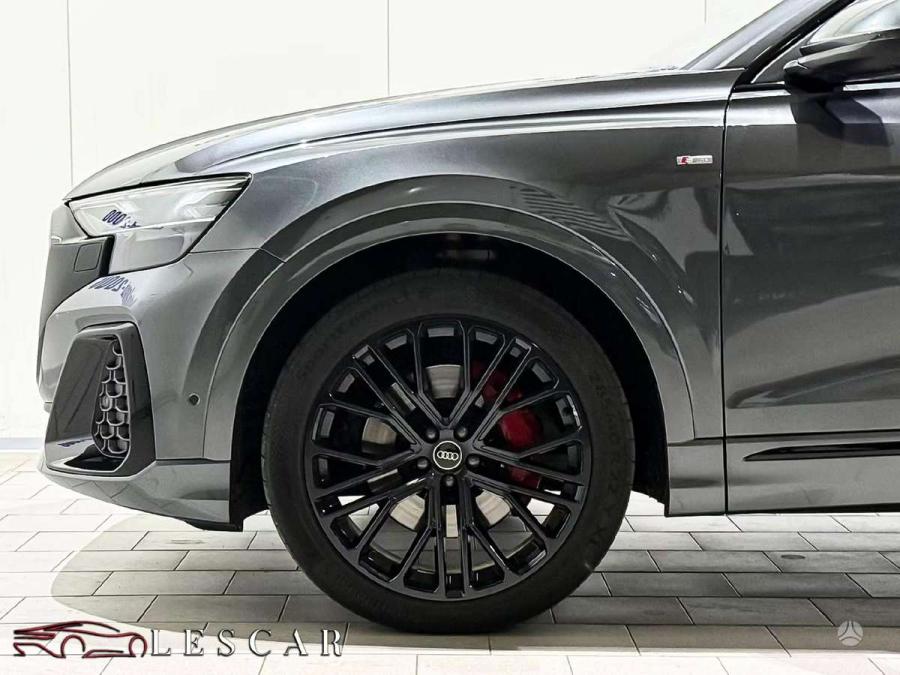 Pelēks Audi Q8 2025 Viļņa, ar dzinēja tilpumu 2.97 L un nobraukumu 14 tūkst. km par 89000 €, foto 3 vietnē AUTOMOTO.COM.LV