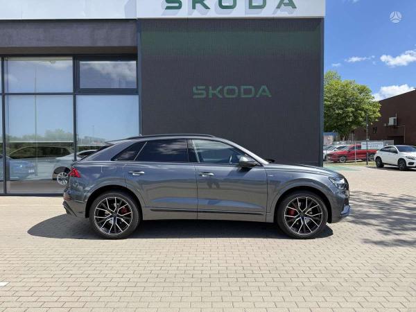 Pelēks Audi Q8 2019 Klaipėda, ar dzinēja tilpumu 3.00 L un nobraukumu 88 tūkst. km par 46900 €, foto 1 vietnē AUTOMOTO.COM.LV