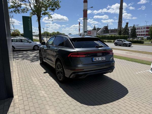 Pelēks Audi Q8 2019 Klaipėda, ar dzinēja tilpumu 3.00 L un nobraukumu 88 tūkst. km par 46900 €, foto 5 vietnē AUTOMOTO.COM.LV