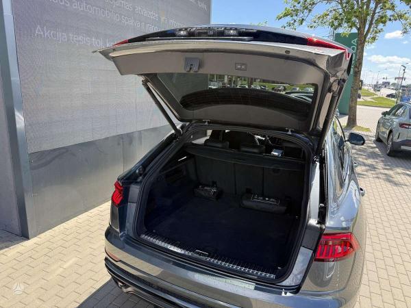 Pelēks Audi Q8 2019 Klaipėda, ar dzinēja tilpumu 3.00 L un nobraukumu 88 tūkst. km par 46900 €, foto 9 vietnē AUTOMOTO.COM.LV