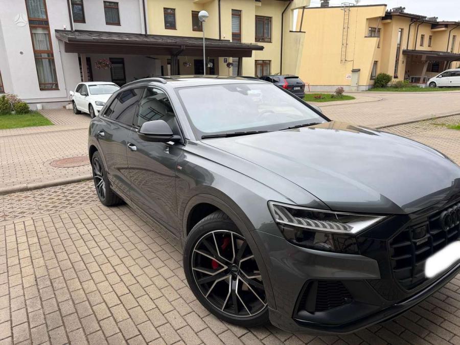 Grey Audi Q8 2019 in Vilnius, with an engine capacity of 2.97 L and mileage of 275 thousand km for 34000 €, photo 3 on AUTOMOTO.COM.LV