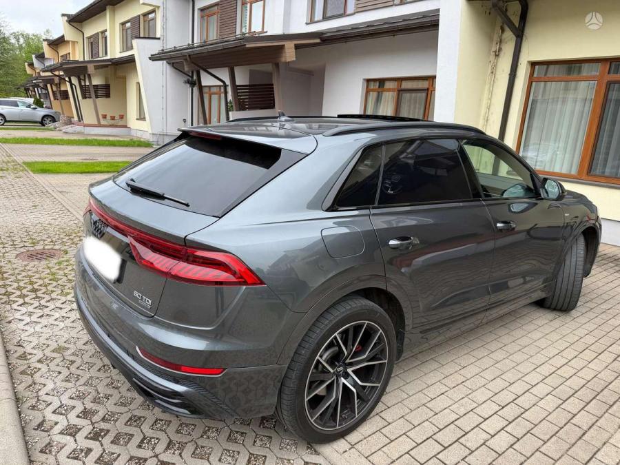 Grey Audi Q8 2019 in Vilnius, with an engine capacity of 2.97 L and mileage of 275 thousand km for 34000 €, photo 5 on AUTOMOTO.COM.LV