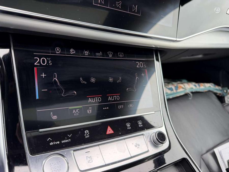 Grey Audi Q8 2019 in Vilnius, with an engine capacity of 2.97 L and mileage of 275 thousand km for 34000 €, photo 8 on AUTOMOTO.COM.LV