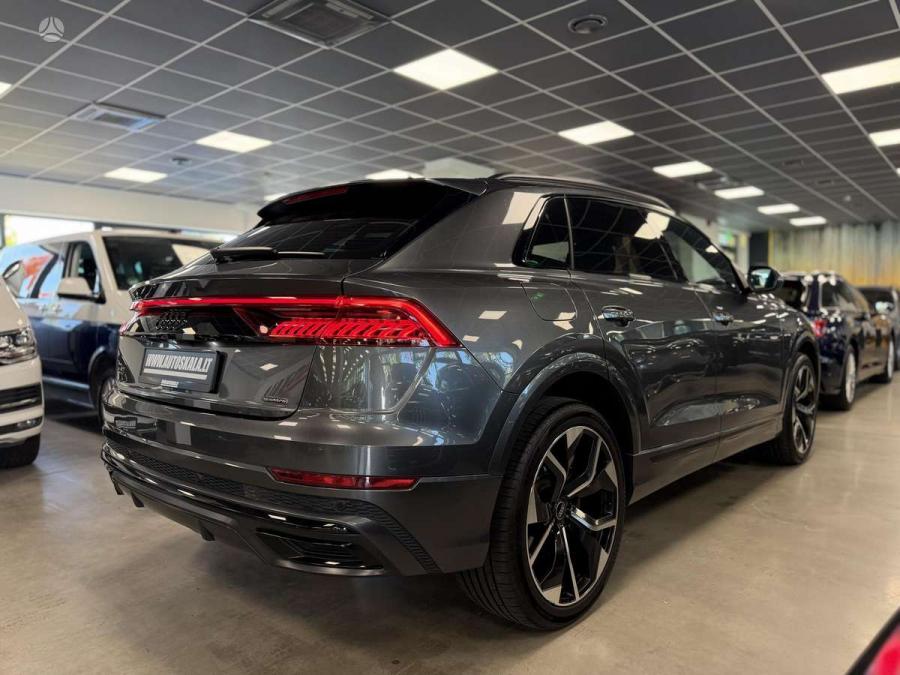Pelēks Audi Q8 2022 Klaipėda, ar dzinēja tilpumu 3.00 L un nobraukumu 135 tūkst. km par 52950 €, foto 3 vietnē AUTOMOTO.COM.LV