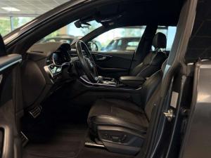 Pelēks Audi Q8 2022 Klaipėda, ar dzinēja tilpumu 3.00 L un nobraukumu 135 tūkst. km par 52950 €, foto 25 vietnē AUTOMOTO.COM.LV