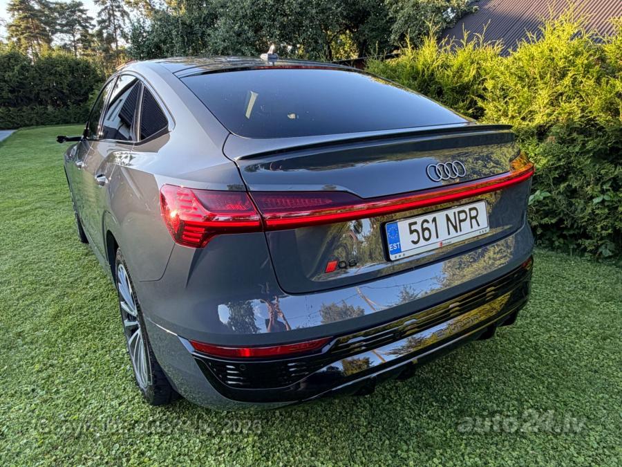 Pelēks Audi Q8 2023 Tallina, ar dzinēja tilpumu 0.00 L un nobraukumu 40 tūkst. km par 49000 €, foto 6 vietnē AUTOMOTO.COM.LV