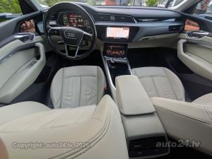 Pelēks Audi Q8 2023 Tallina, ar dzinēja tilpumu 0.00 L un nobraukumu 40 tūkst. km par 49000 €, foto 9 vietnē AUTOMOTO.COM.LV