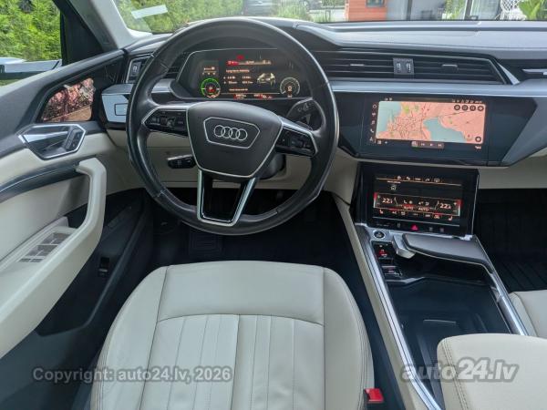 Pelēks Audi Q8 2023 Tallina, ar dzinēja tilpumu 0.00 L un nobraukumu 40 tūkst. km par 49000 €, foto 10 vietnē AUTOMOTO.COM.LV