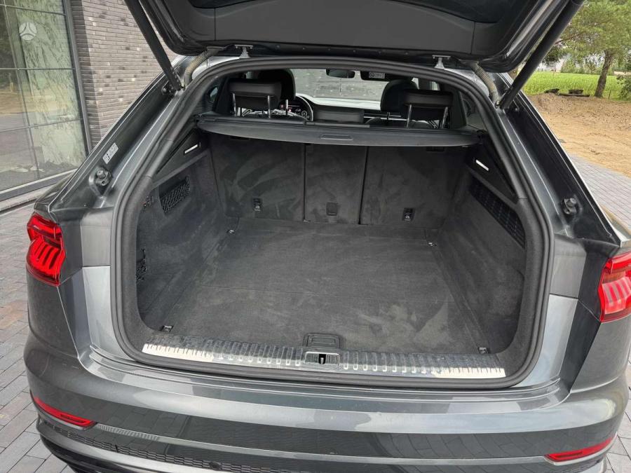 Pelēks Audi Q8 2021 Biržai, ar dzinēja tilpumu 3.00 L un nobraukumu 118 tūkst. km par 42000 €, foto 17 vietnē AUTOMOTO.COM.LV