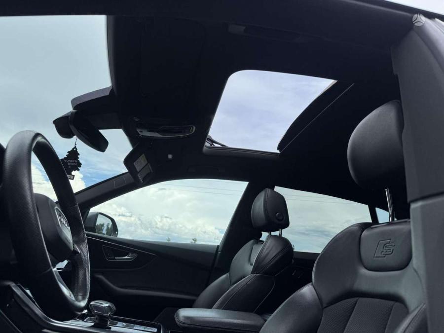 Pelēks Audi Q8 2021 Biržai, ar dzinēja tilpumu 3.00 L un nobraukumu 118 tūkst. km par 42000 €, foto 19 vietnē AUTOMOTO.COM.LV