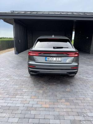Grey Audi Q8 2021 in Birzai, with an engine capacity of 3.00 L and mileage of 118 thousand km for 42000 €, photo 4 on AUTOMOTO.COM.LV