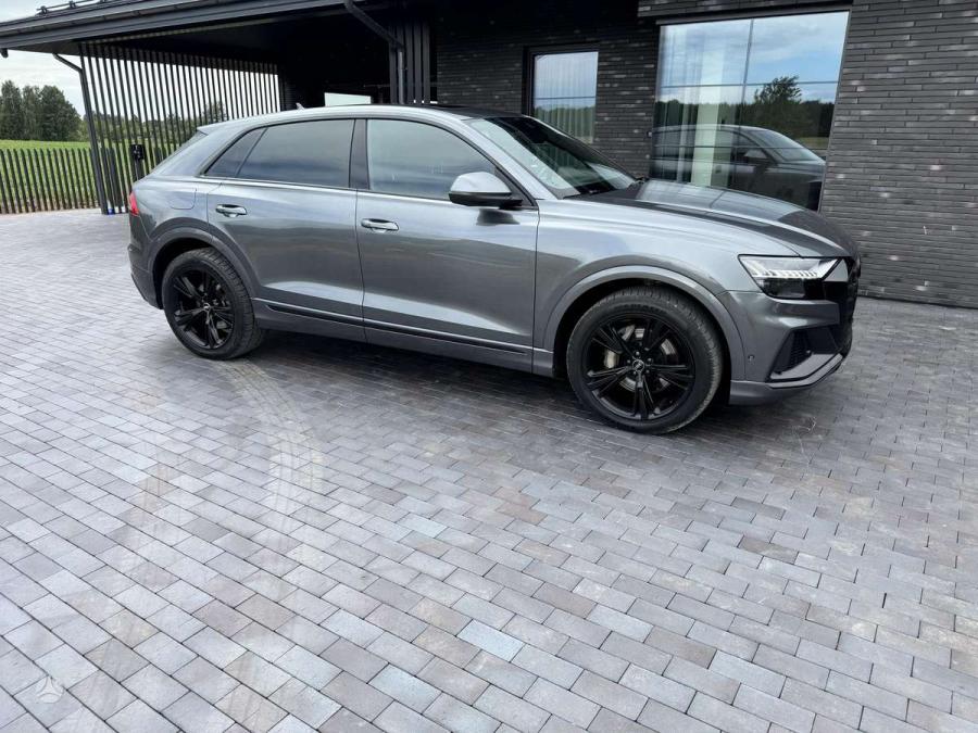 Grey Audi Q8 2021 in Birzai, with an engine capacity of 3.00 L and mileage of 118 thousand km for 42000 €, photo 8 on AUTOMOTO.COM.LV