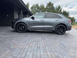 Grey Audi Q8 2021 in Birzai, with an engine capacity of 3.00 L and mileage of 118 thousand km for 42000 €, photo 11 on AUTOMOTO.COM.LV