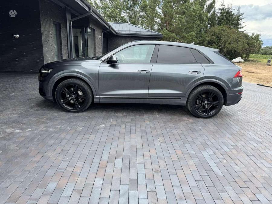 Grey Audi Q8 2021 in Birzai, with an engine capacity of 3.00 L and mileage of 118 thousand km for 42000 €, photo 12 on AUTOMOTO.COM.LV